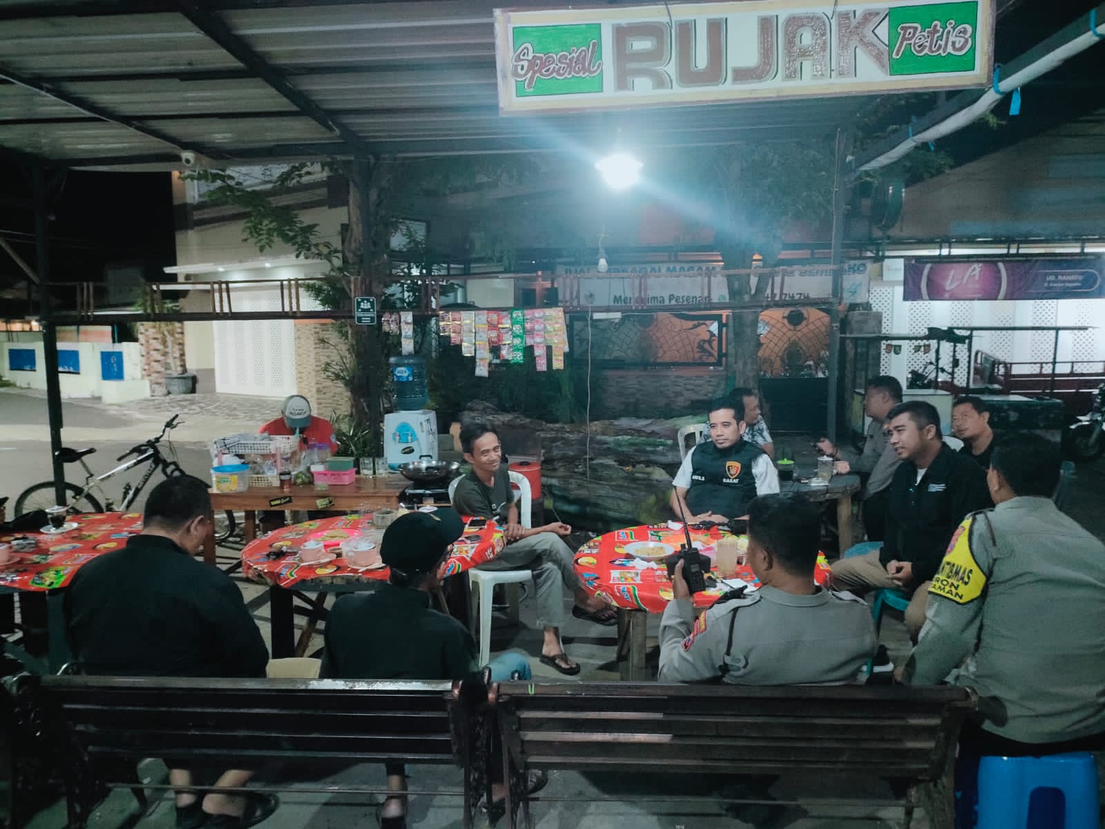 Polres Madiun Kota Sambangi Pos Kamling, Warga Apresiasi Peran Polri ...