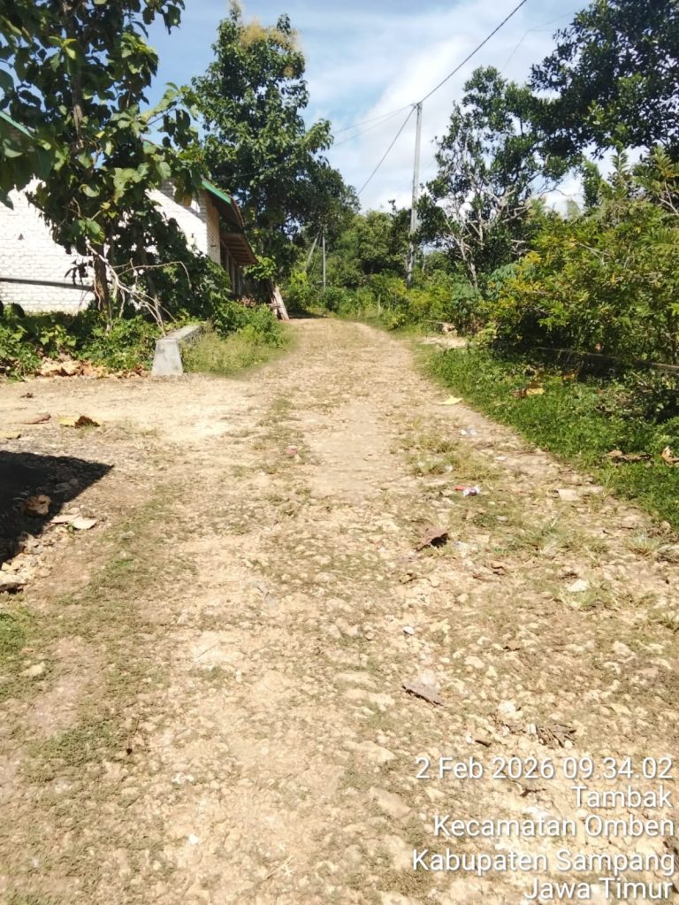 Jalan Rusak Parah di Desa Tambak, Warga Geram: Dana Desa Dipertanyakan ...